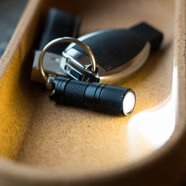Mini lommelykt USB - vanntett - Beyondactive.no